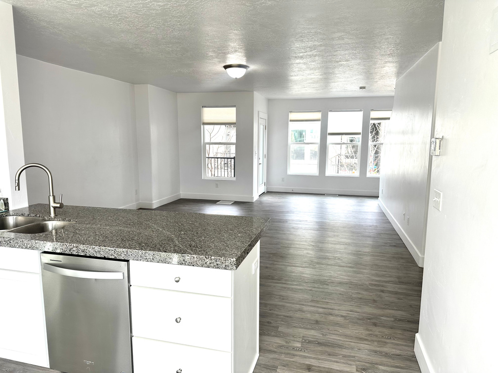1821 W TORLUNDY DR #32 Riverton, UT 84065 - MLS 2123773
