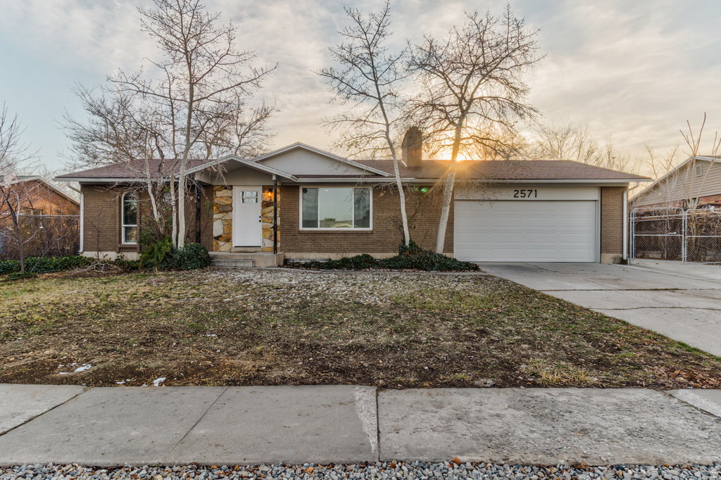 2571 W SURREY RD Taylorsville, UT 84129 - MLS 2130492