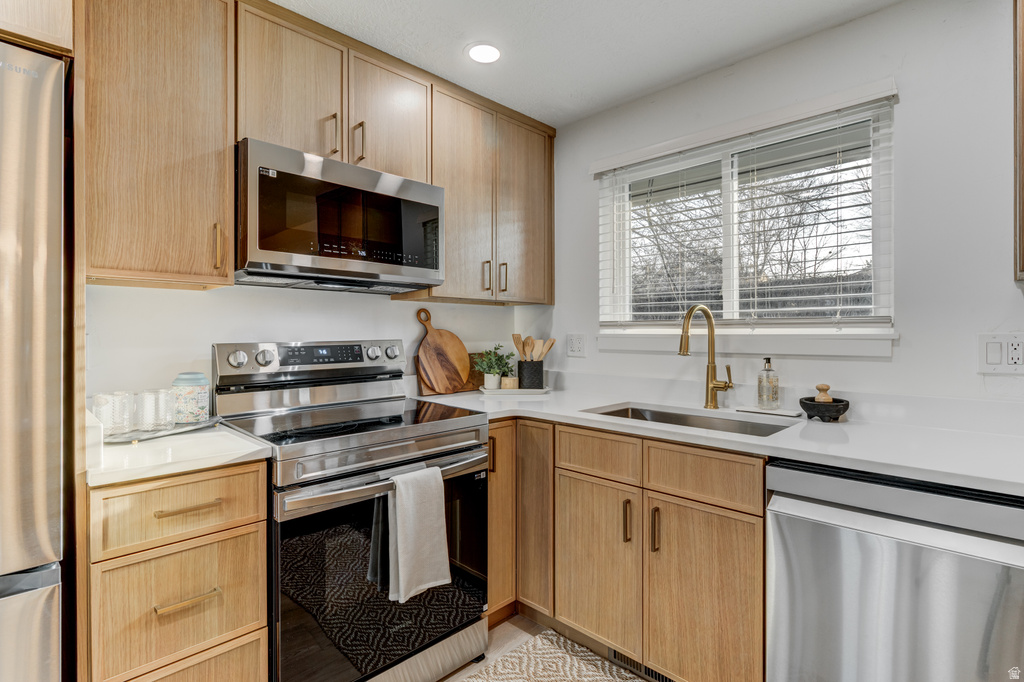 2571 W SURREY RD Taylorsville, UT 84129 - MLS 2130492