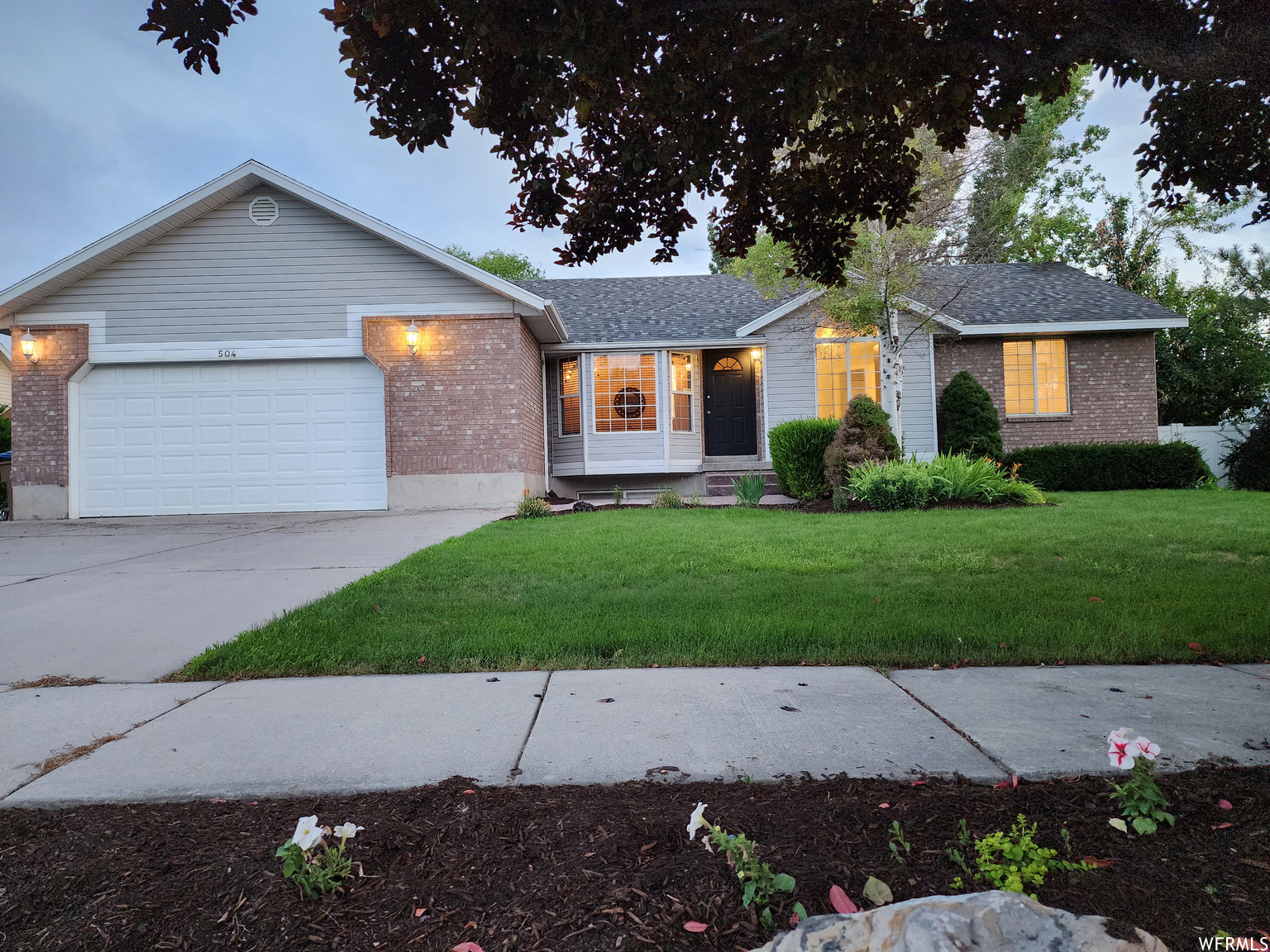 504 E Cloverwood Cir Draper UT 84020 | $690,000 | UtahRealEstate.com