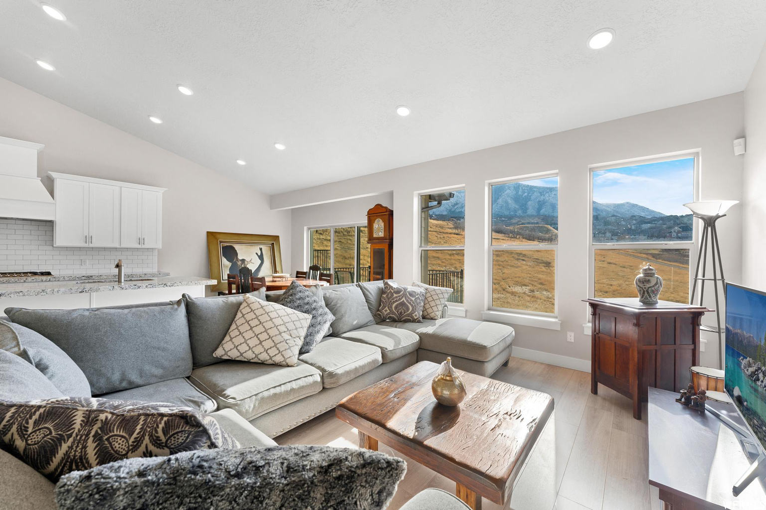 63 W Hillside Dr Elk Ridge UT 84651 | $569,900 | UtahRealEstate.com