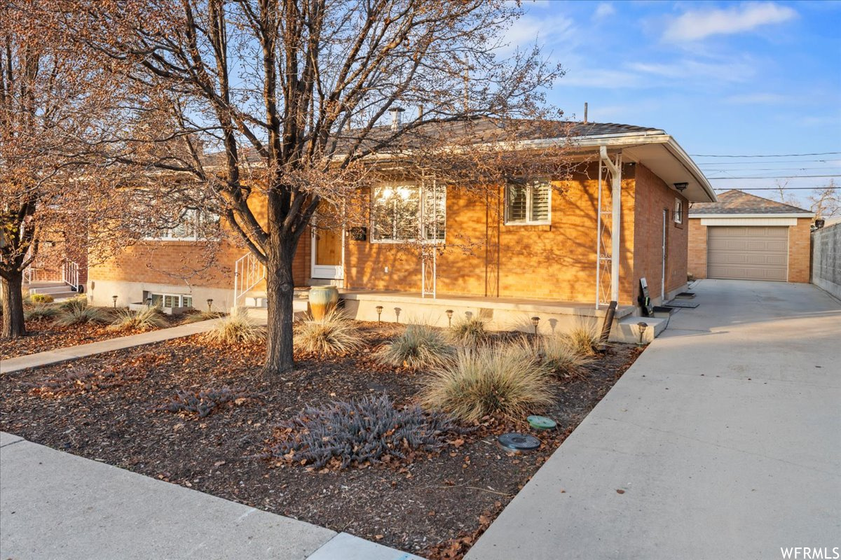 933 E Gregson Ave Salt Lake City UT 84106 | $725,000 | UtahRealEstate.com