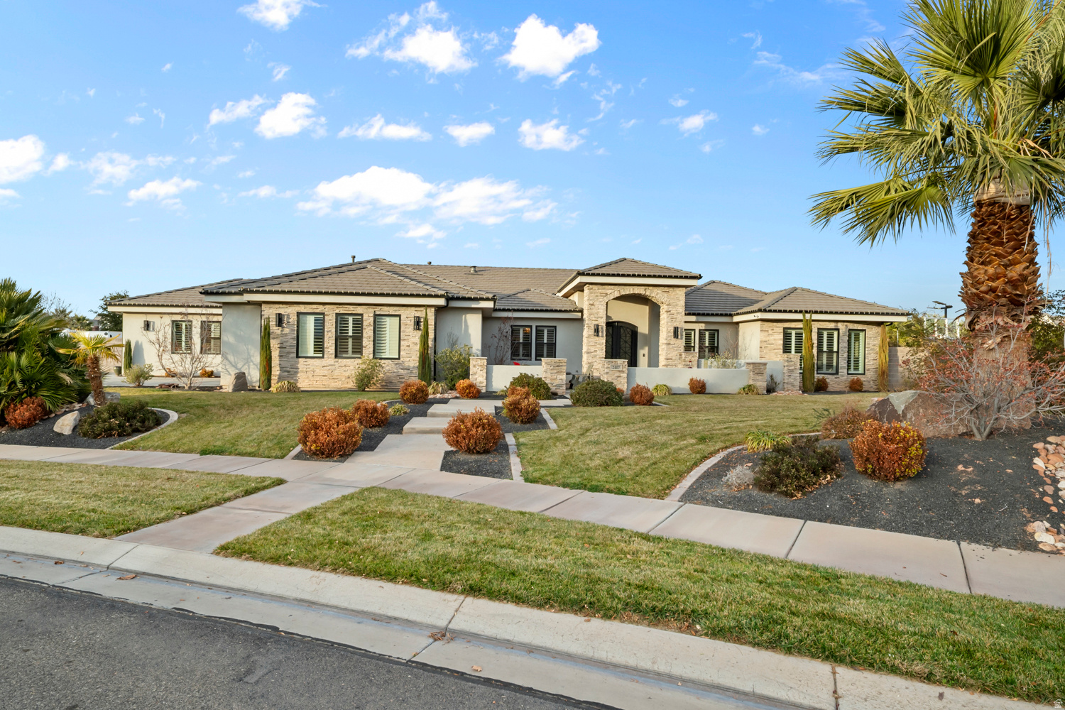 2407 E 4040 S St. George UT 84790 | $1,750,000 | UtahRealEstate.com