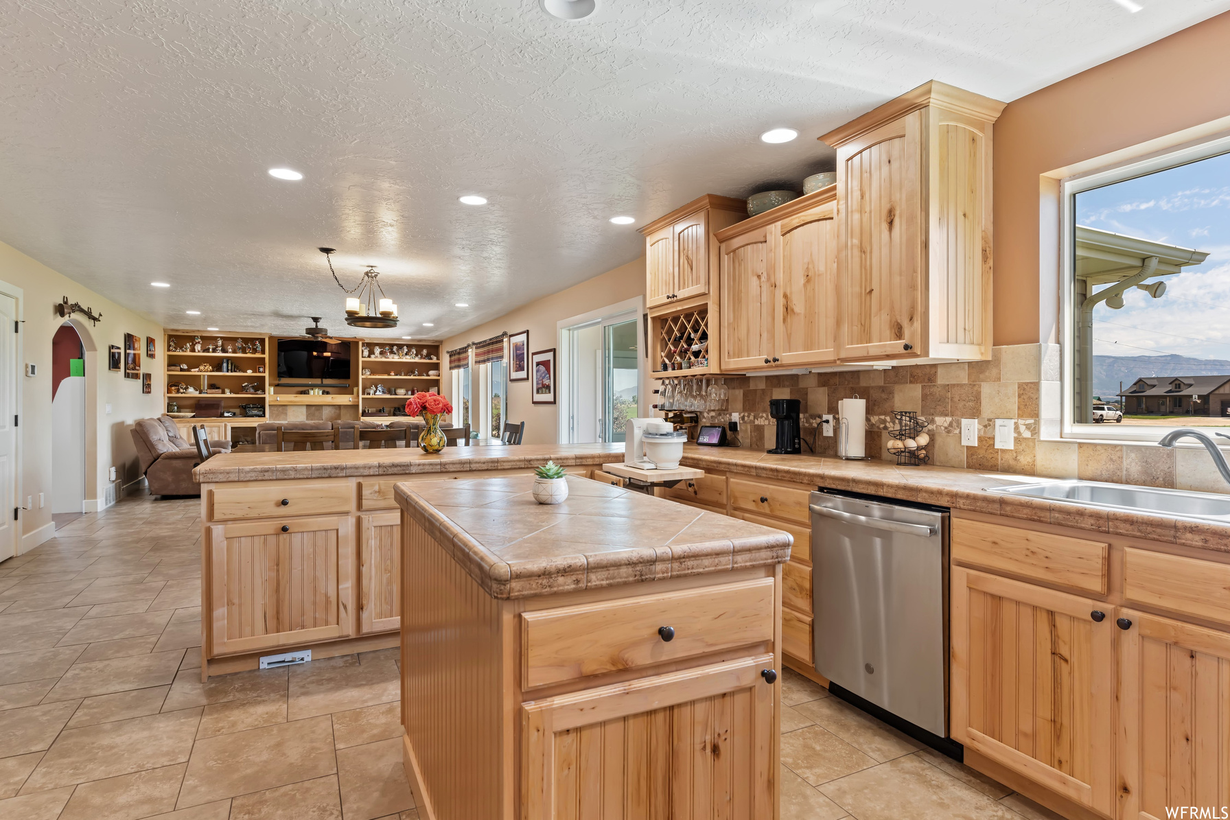426 S 6700 W West Warren UT 84404 | $669,900 | UtahRealEstate.com