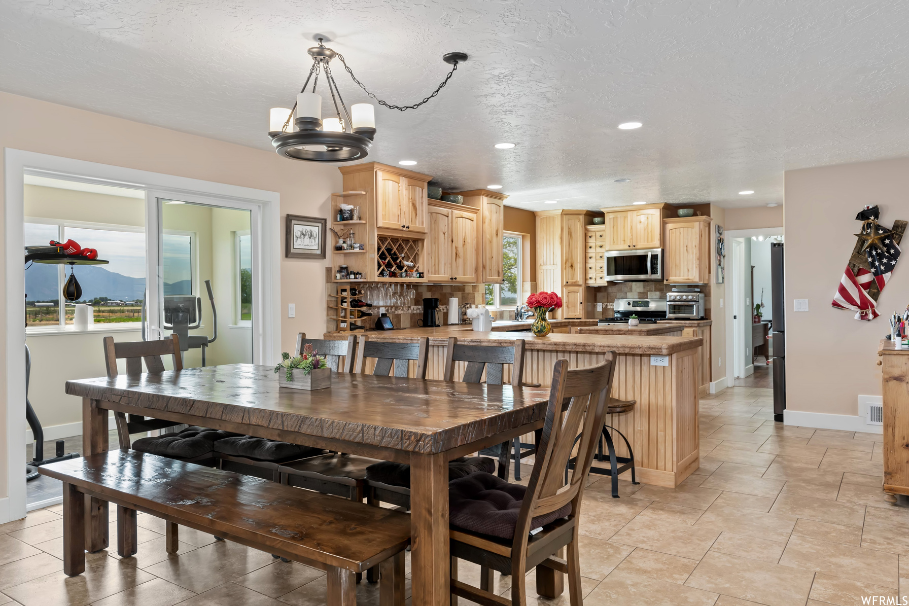 426 S 6700 W West Warren UT 84404 | $689,900 | UtahRealEstate.com