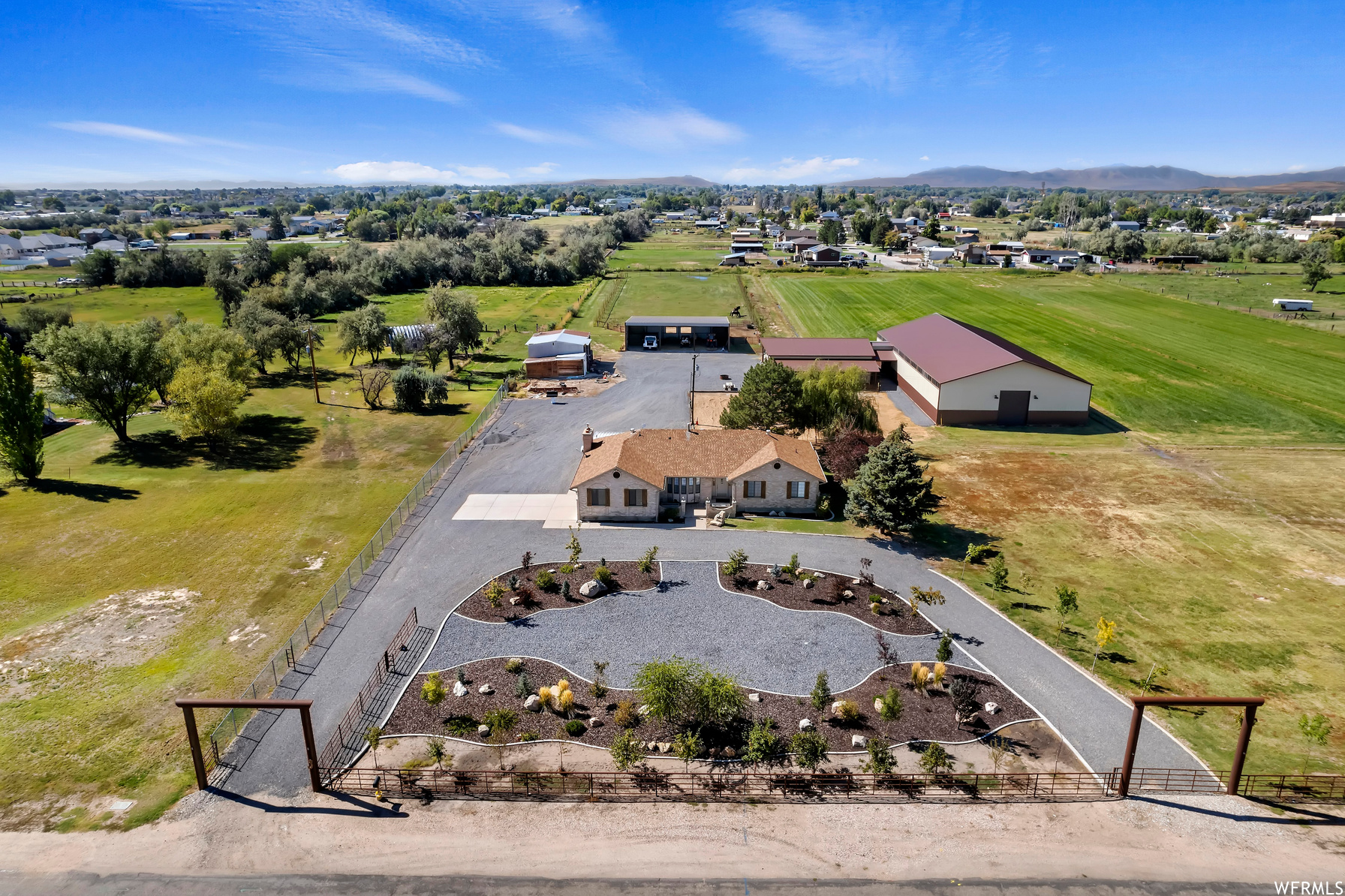 4989 S 4300 W Hooper UT 84315 | $1,799,900 | UtahRealEstate.com