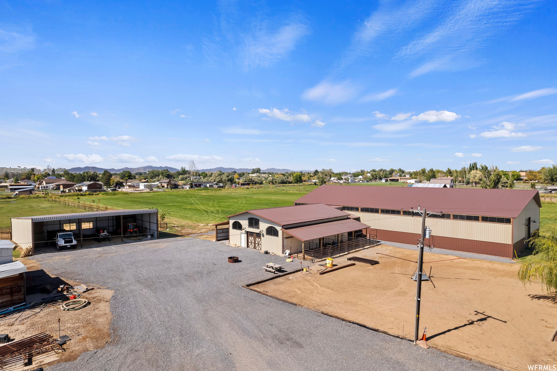 4989 S 4300 W Hooper UT 84315 | $1,799,900 | UtahRealEstate.com