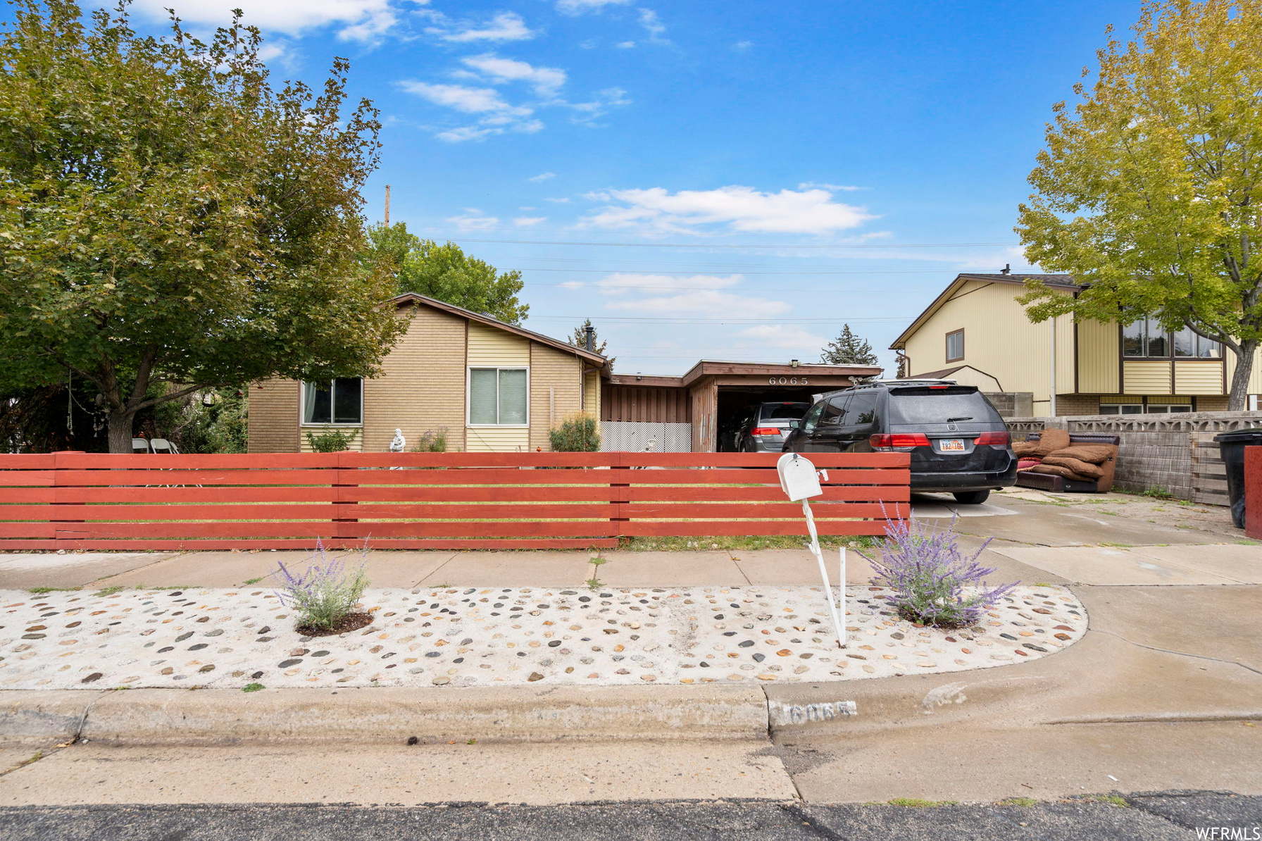 6065 S Hazelhurst Dr Taylorsville UT 84129 | $475,777 | UtahRealEstate.com