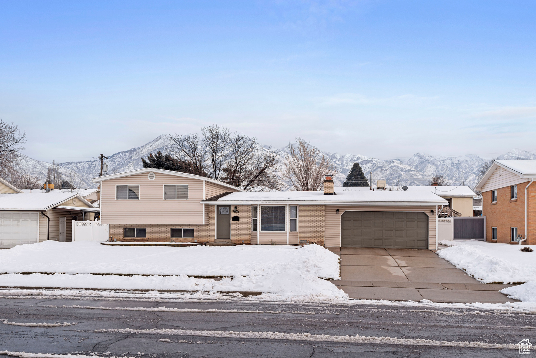 6843 S Luna Way Cottonwood Heights UT 84121 | $675,000 | UtahRealEstate.com