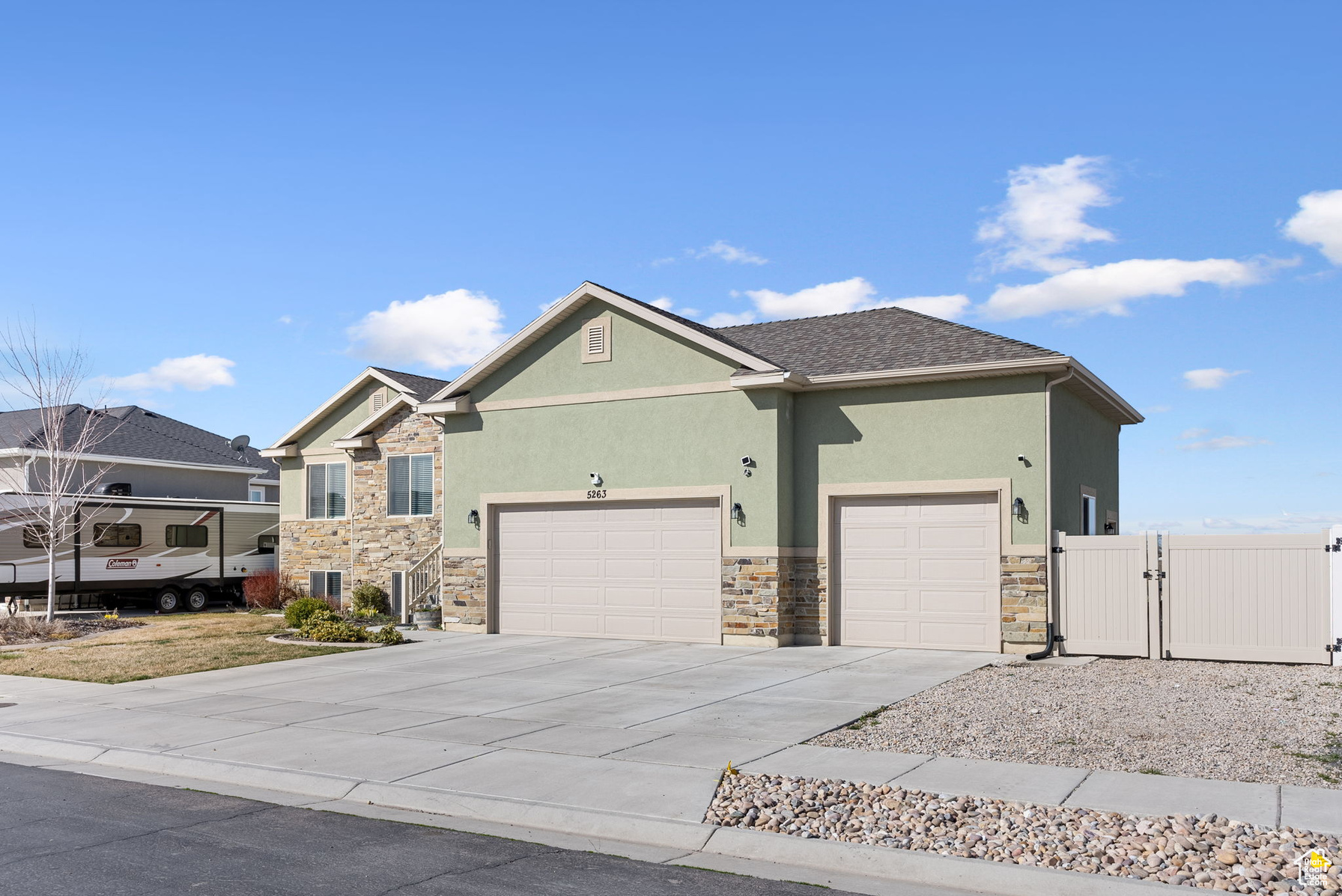 5263 S 4475 W Hooper UT 84315 | $665,000 | UtahRealEstate.com