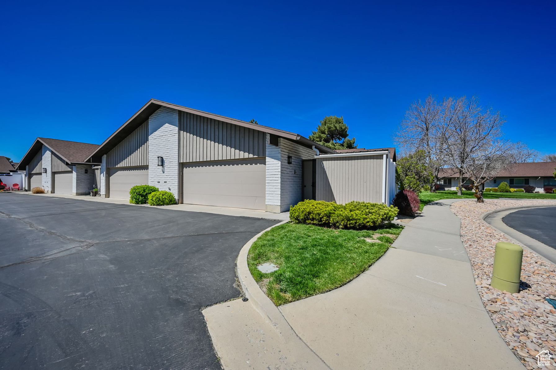 1542 E 6015 S Murray UT 84121 | $439,900 | UtahRealEstate.com