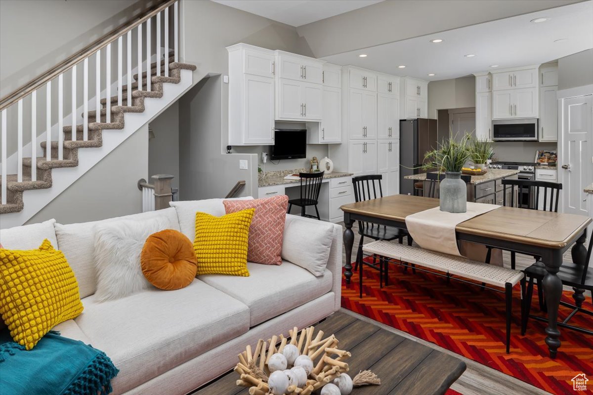 45 N Village Park Dr Layton UT 84041 | $988,900 | UtahRealEstate.com