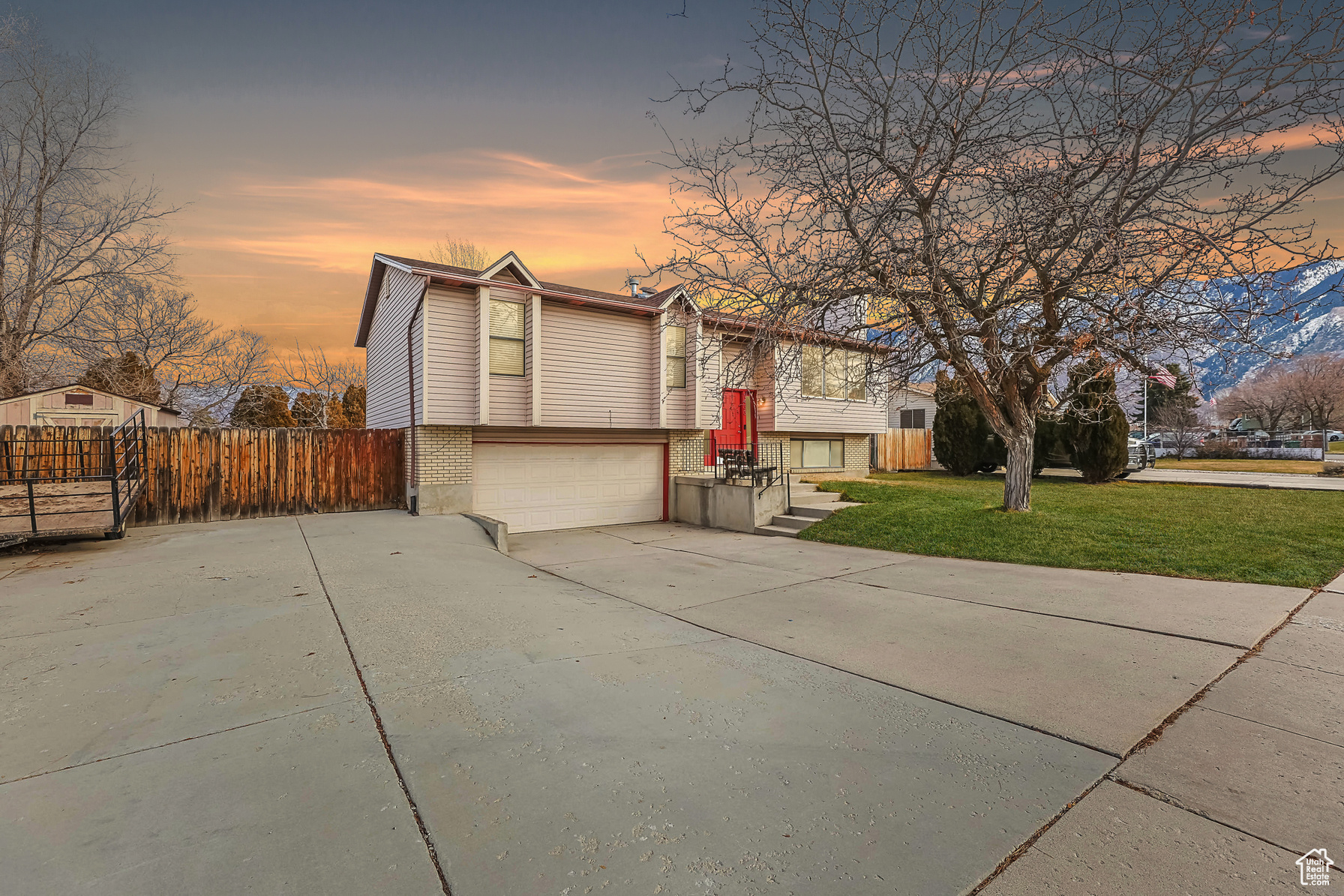 1433 E 11205 S Sandy UT 84092 | $550,000 | UtahRealEstate.com
