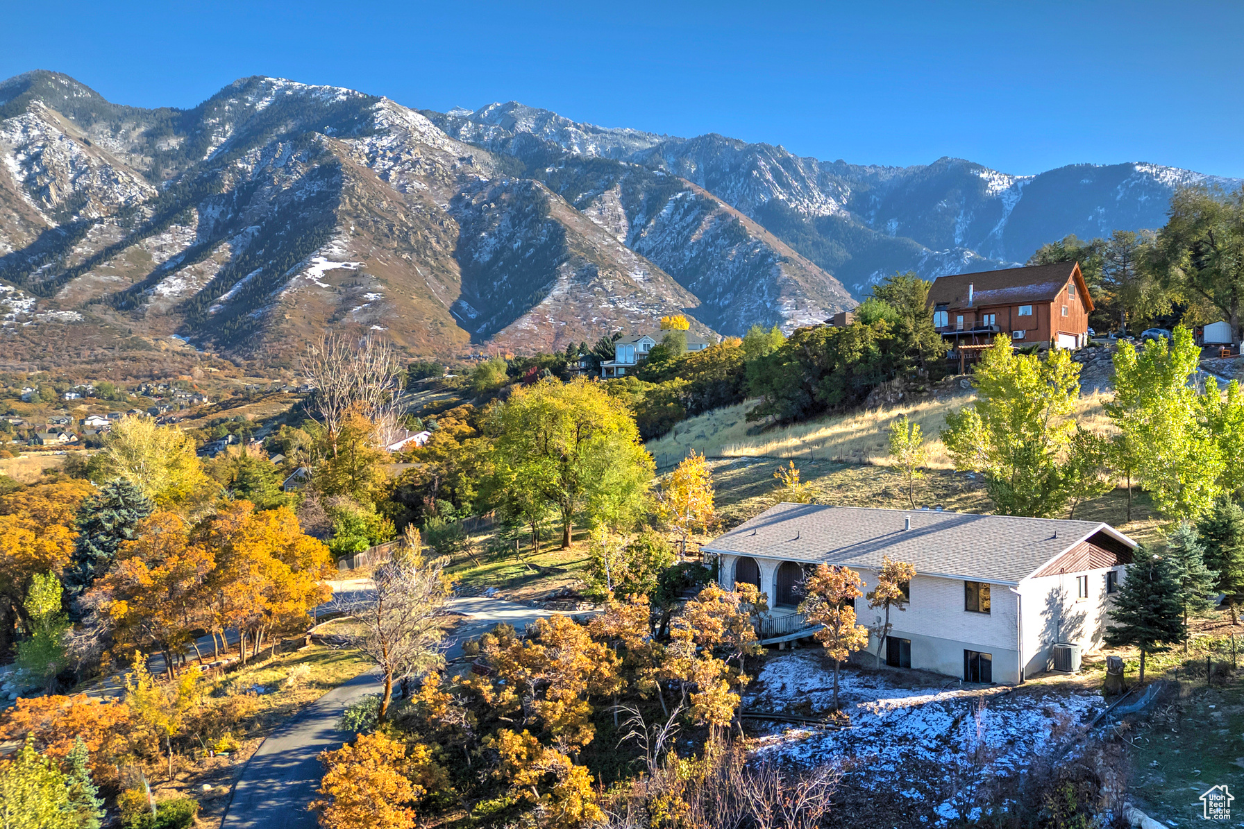 2476 E Dimple Dell Rd Sandy UT 84092 | $835,000 | UtahRealEstate.com