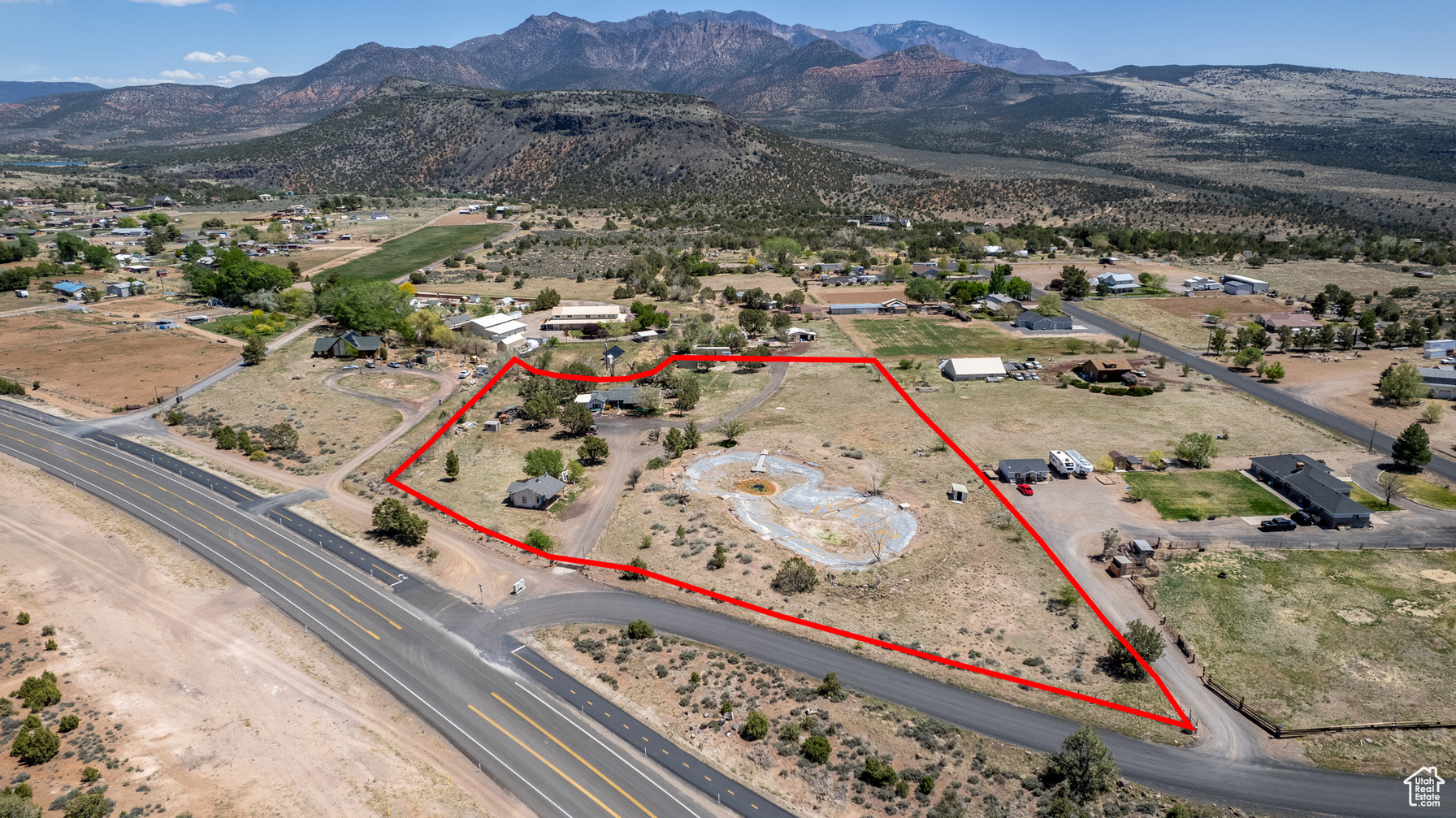 379 S Highway 18 Brookside UT 84782 | $585,000 | UtahRealEstate.com