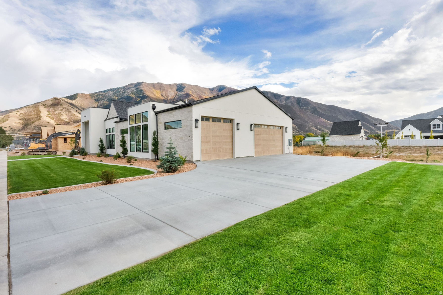 213 W 250 S Mapleton UT 84664 | $1,749,990 | UtahRealEstate.com