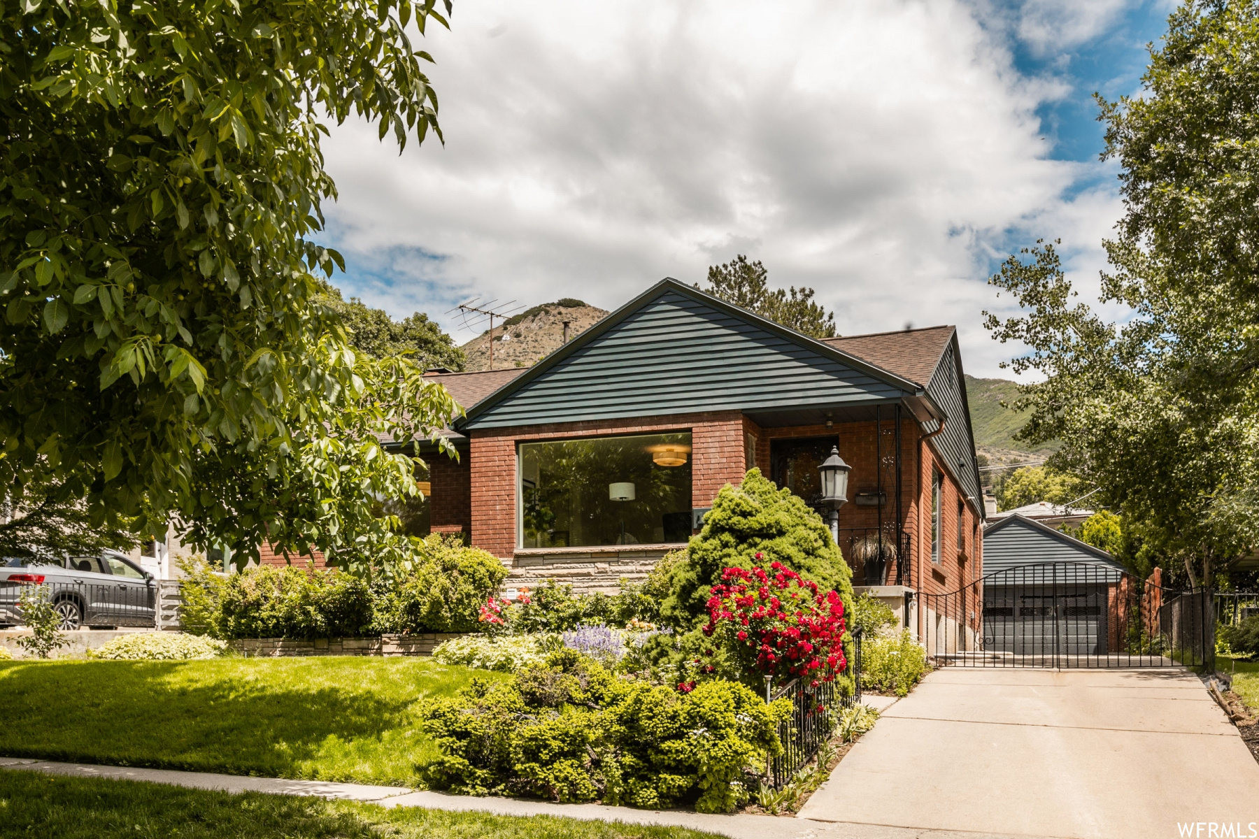 Your Dream Utah Property | $879,000 | 1957 S Laurelhurst Dr Salt Lake ...