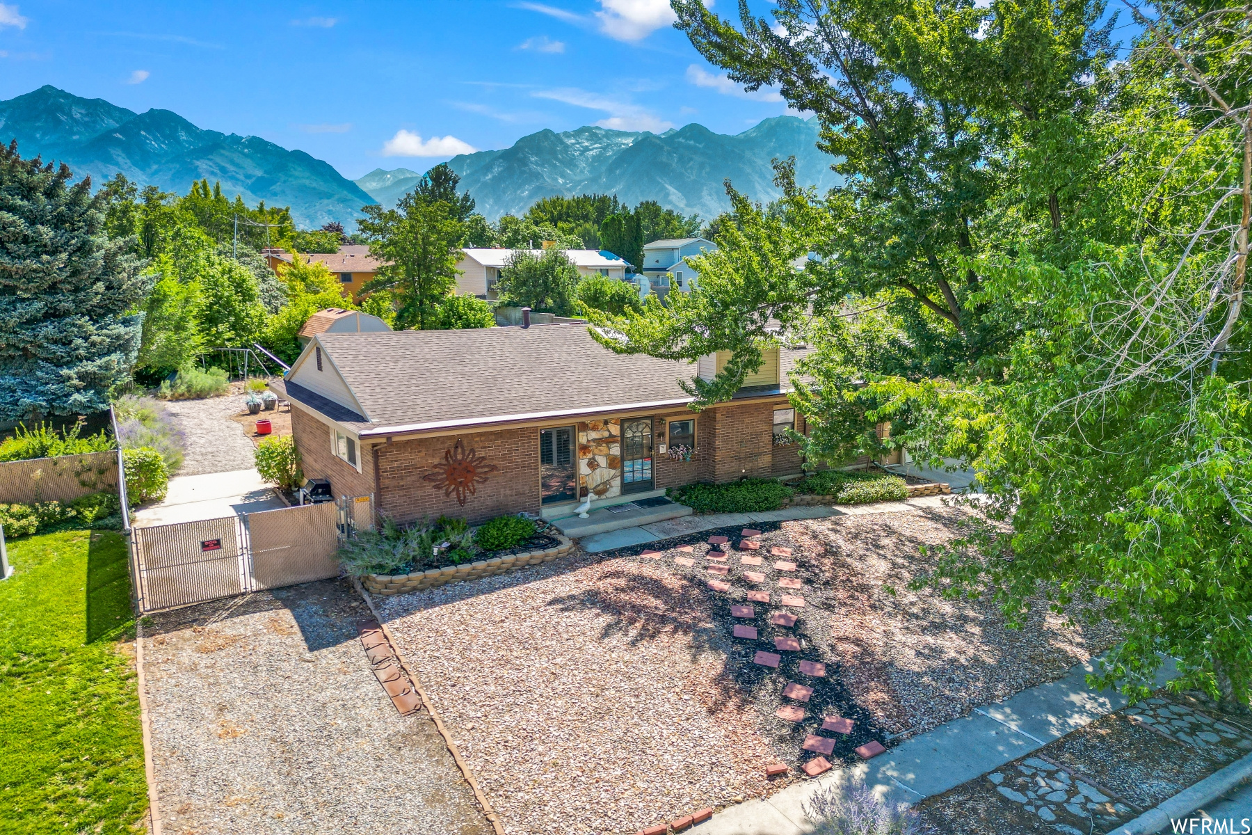 8779 S 1540 E Sandy UT 84093 | $599,000 | UtahRealEstate.com