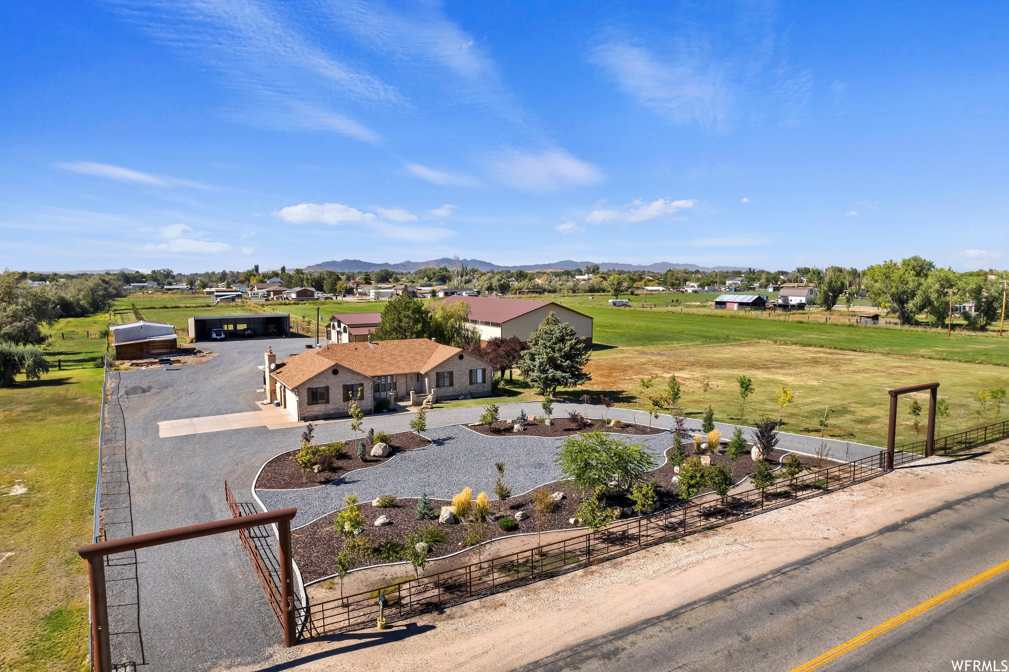 4989 S 4300 W Hooper UT 84315 | $1,799,900 | UtahRealEstate.com