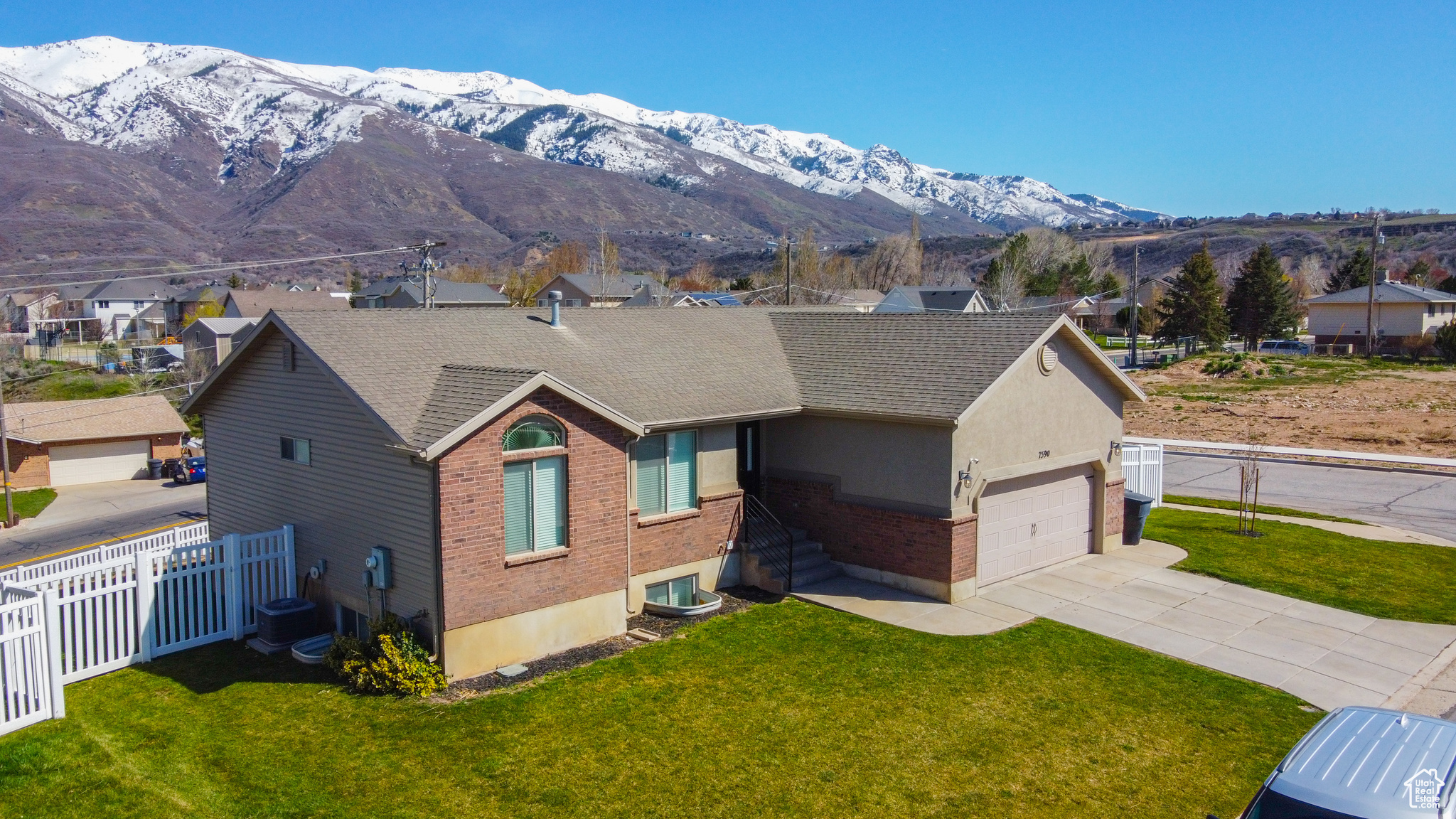 7590 S Erica Way South Weber UT 84405 | $565,000 | UtahRealEstate.com