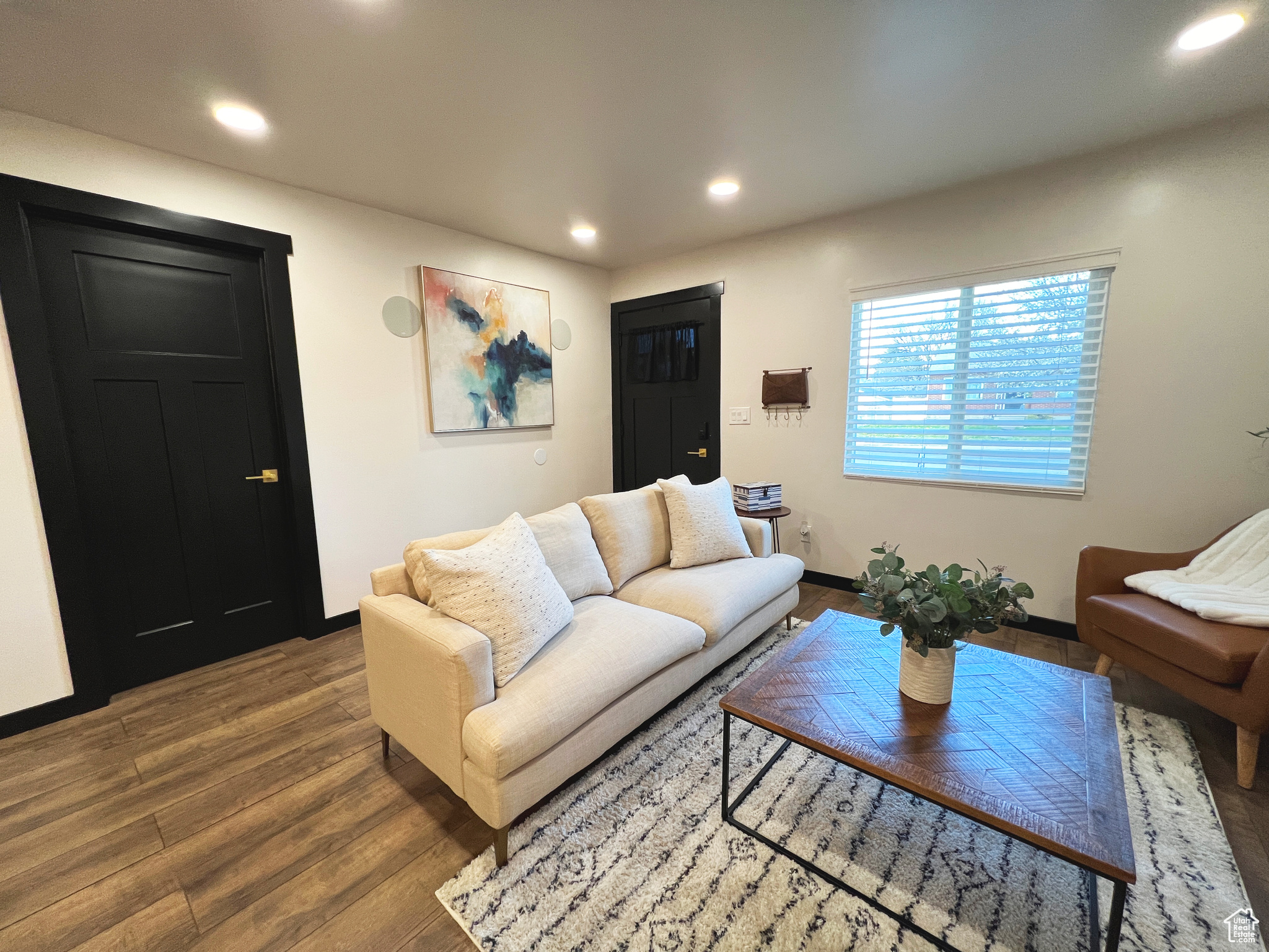 65 W Cottage Ave Sandy UT 84070 | $499,900 | UtahRealEstate.com