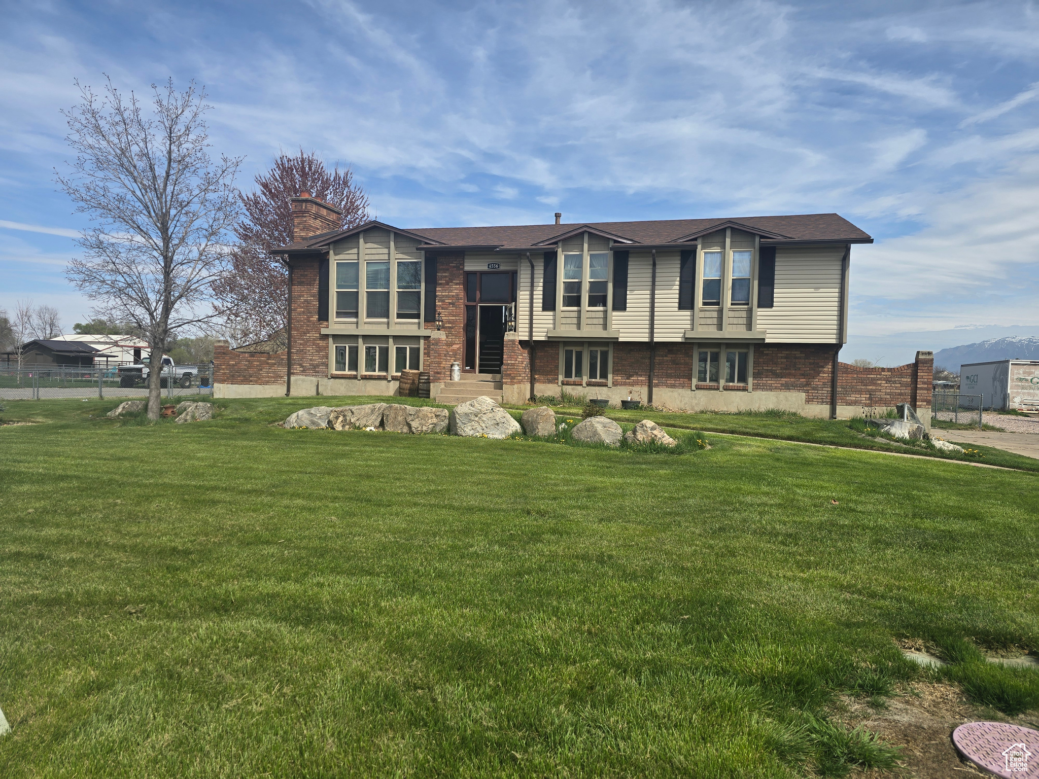 4556 W 4950 S Hooper UT 84315 | $630,000 | UtahRealEstate.com