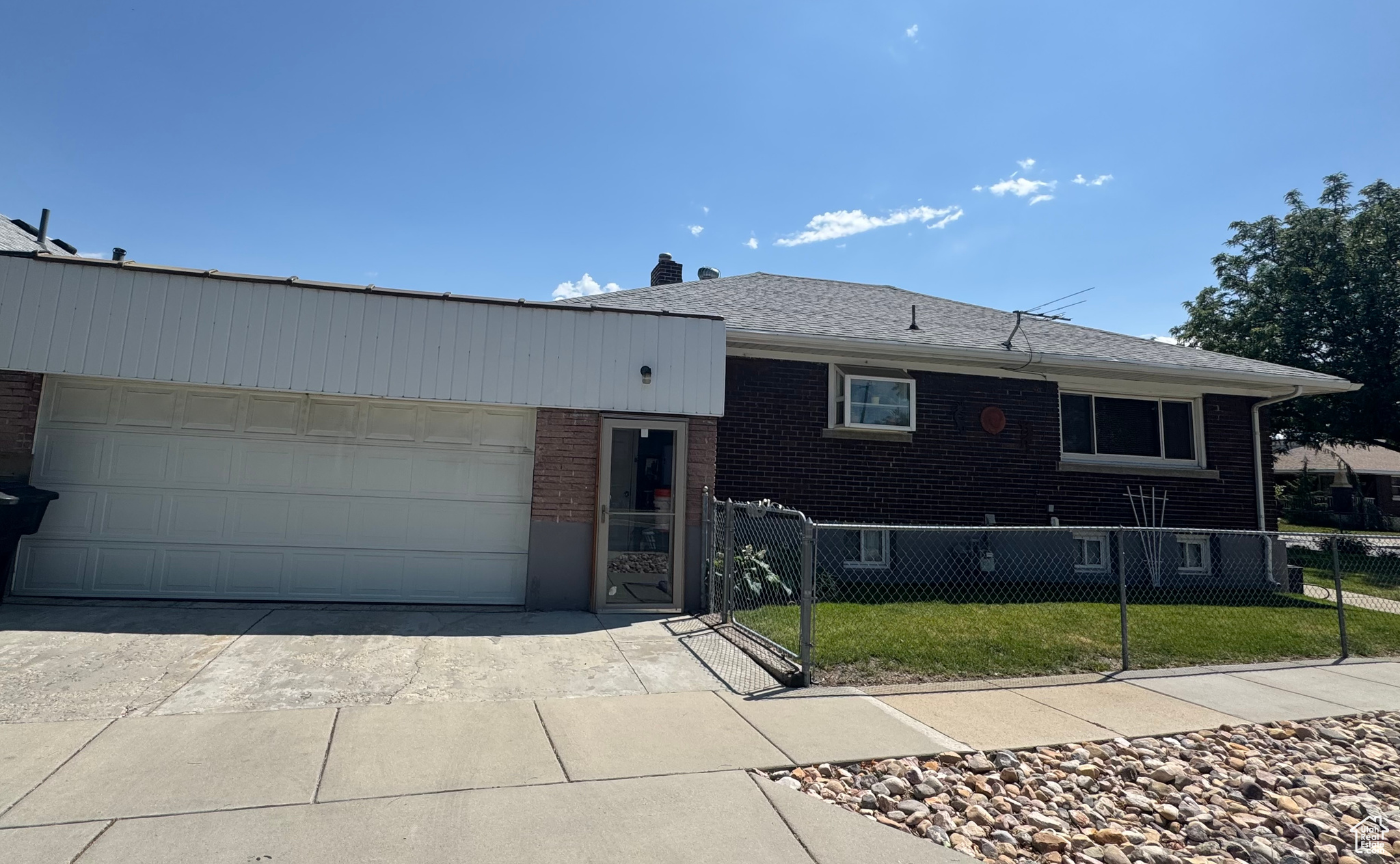 4883 S Center St Murray UT 84107 | $450,000 | UtahRealEstate.com