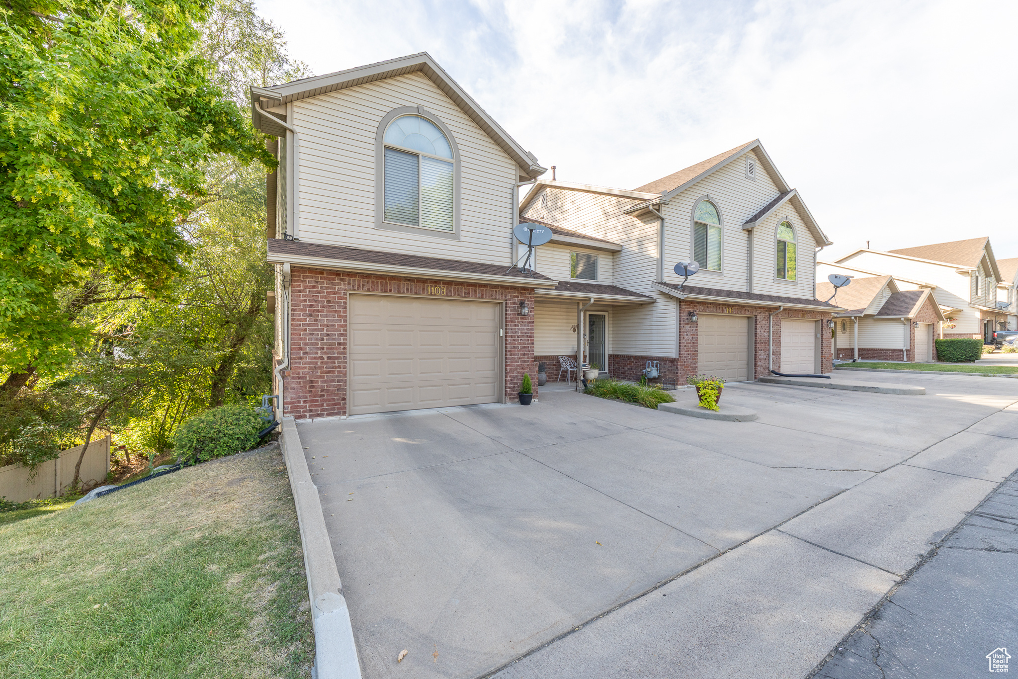 1109 E Holmes Creek Ln Layton UT 84041 | $405,000 | UtahRealEstate.com