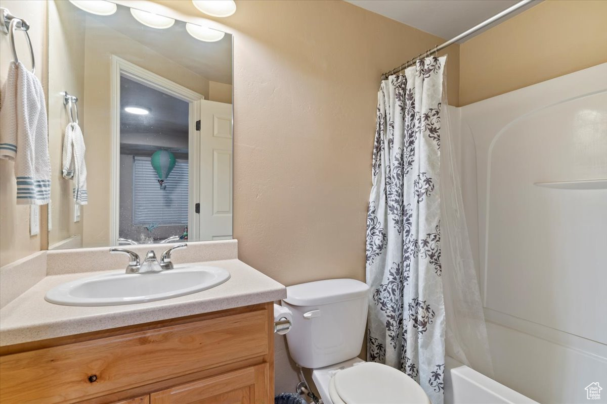 1792 W 5025 S Roy UT 84067 | $365,000 | UtahRealEstate.com
