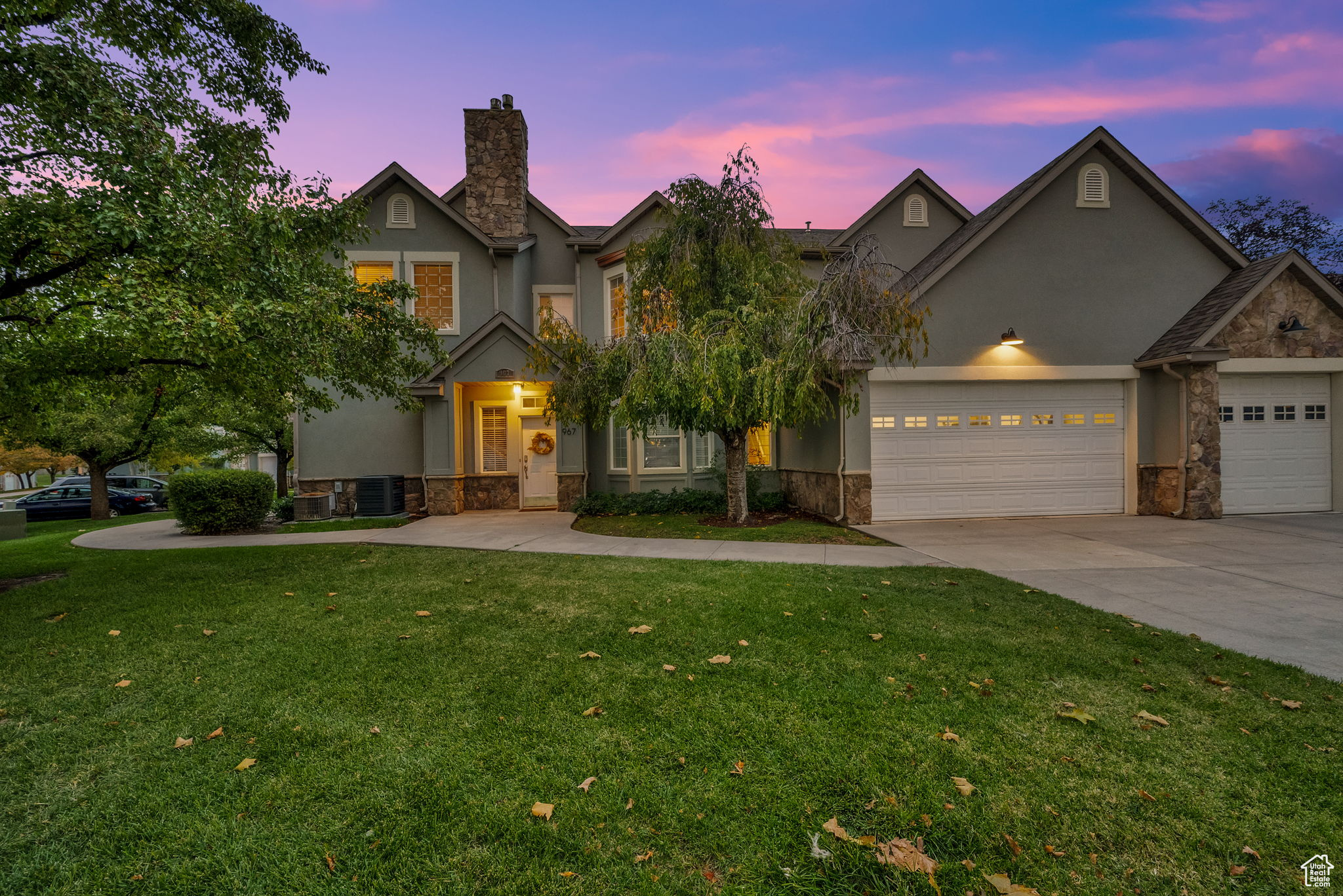 967 S Courtyard Ln Centerville UT 84014 | $384,000 | UtahRealEstate.com