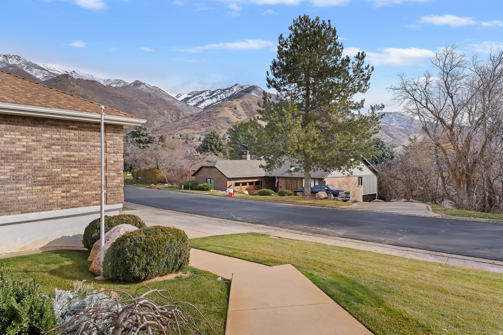 1762 E Whispering Oaks Dr Ogden UT 84403 | $699,970 | UtahRealEstate.com