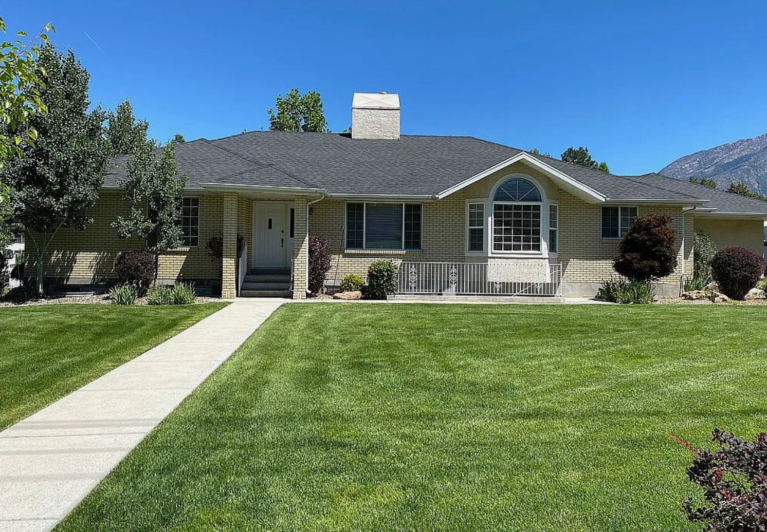 2365 E Creek Rd Sandy UT 84093 | $2,900 | UtahRealEstate.com