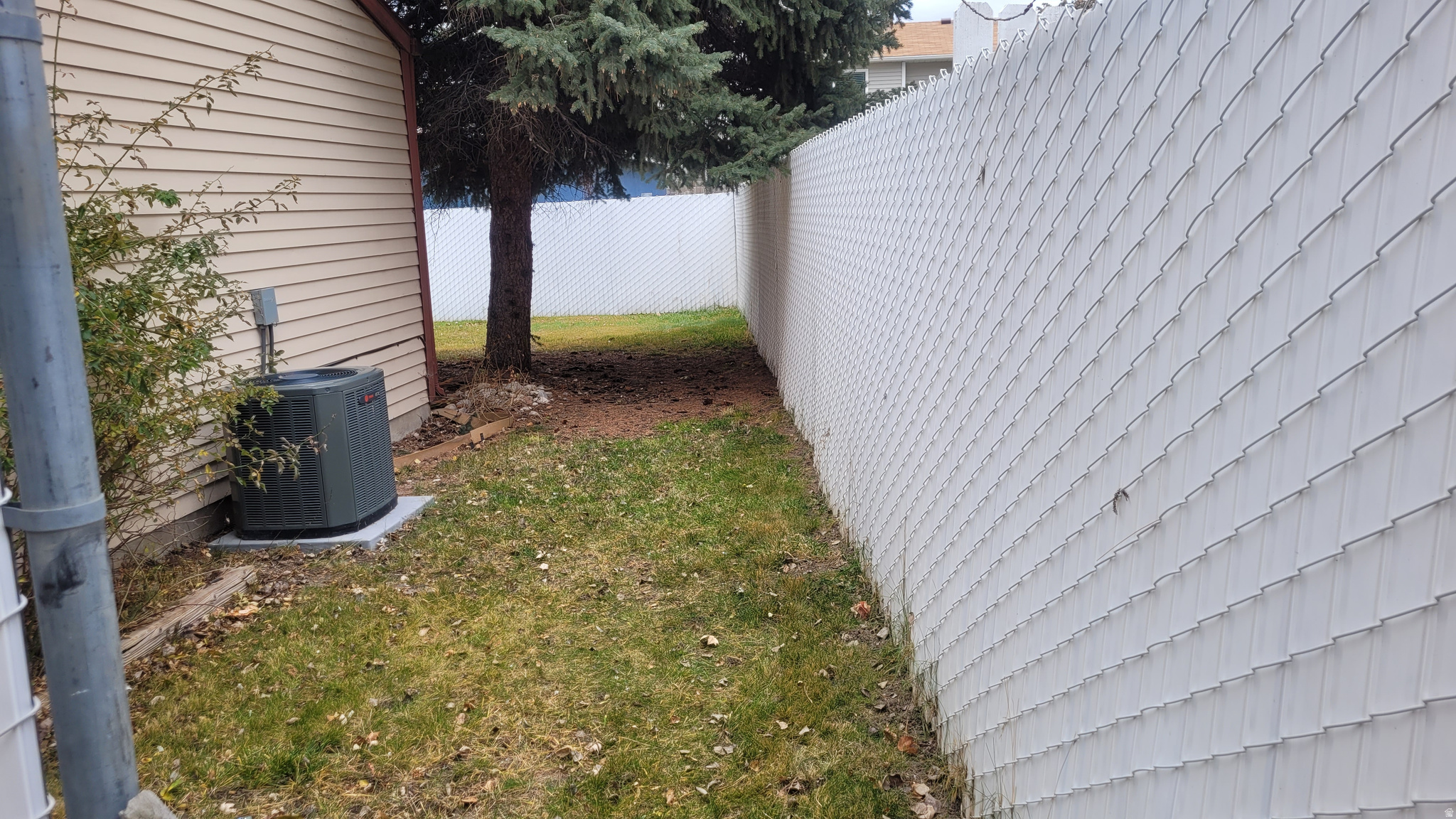 5489 W CYCLAMEN CT West Jordan, UT 84081 - MLS 2129476