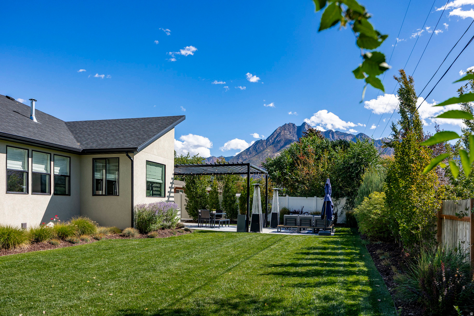 1562 E LONE PEAK DR Holladay, UT 84117 - MLS 2130511