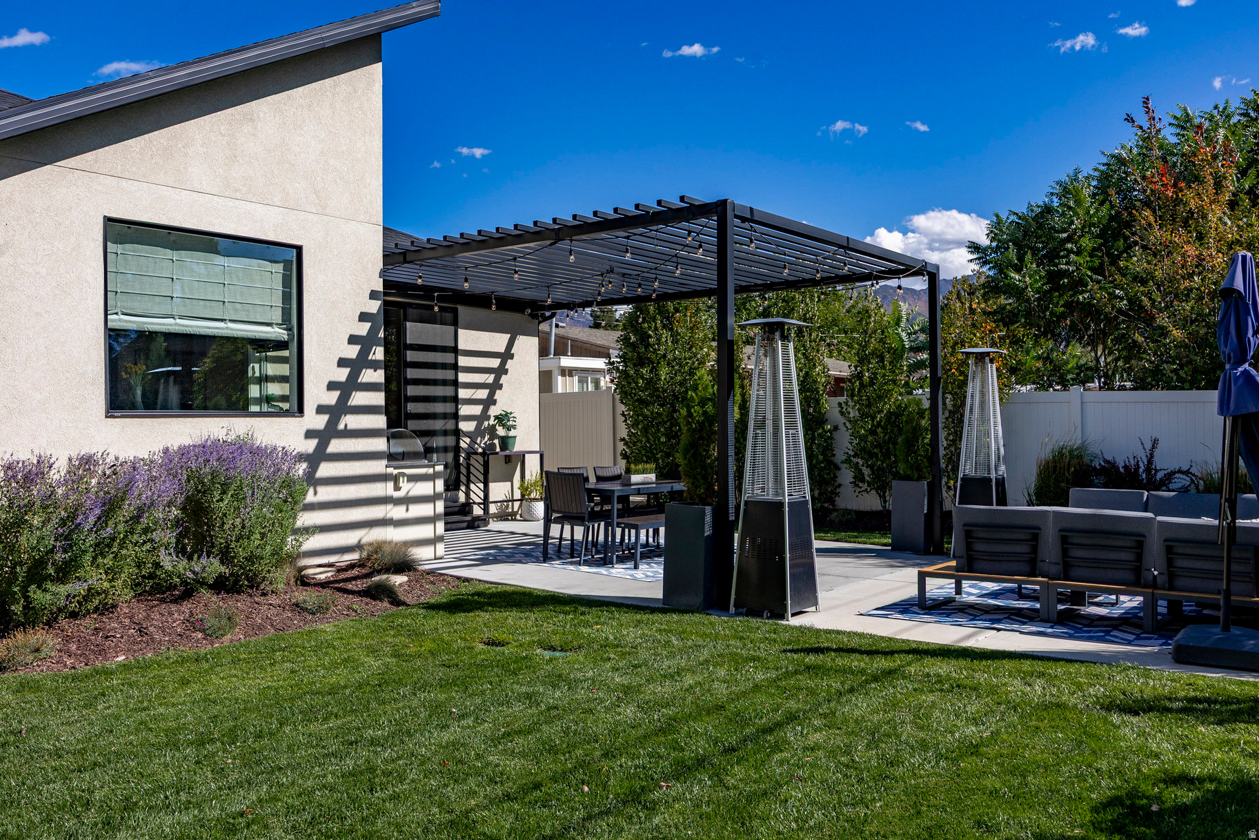 1562 E LONE PEAK DR Holladay, UT 84117 - MLS 2130511