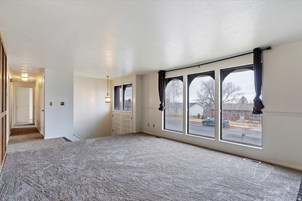 245 W 5350 S Washington Terrace UT 84405 | $430,000 | UtahRealEstate.com
