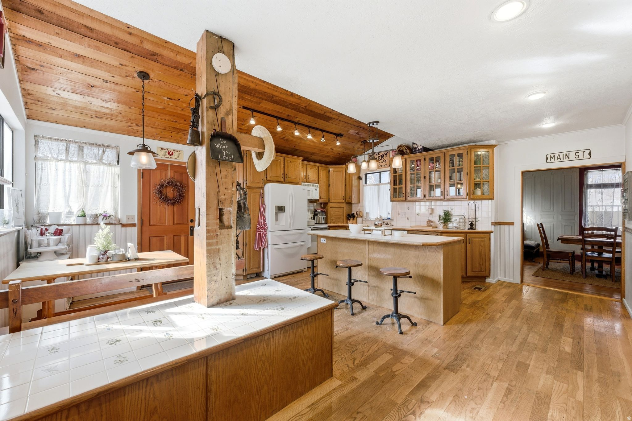 16 S 200 E Centerville UT 84014 | $850,000 | UtahRealEstate.com